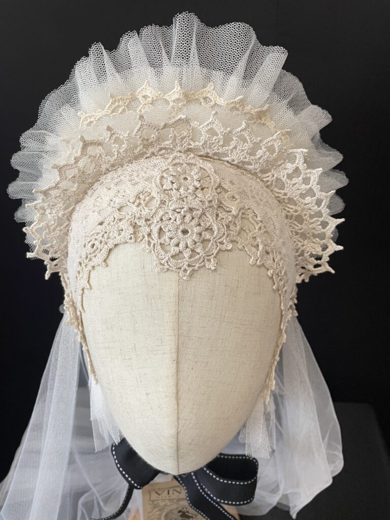 ROMANCE IN THE FORREST: HEADPICE AND VEIL – Vintage With A Vengeance